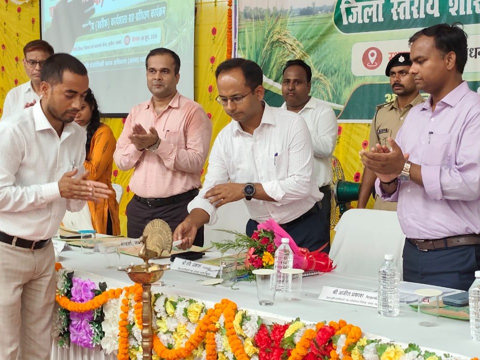 Nawada Farmers Get Digital Agri Info, Scheme Benefits Via App