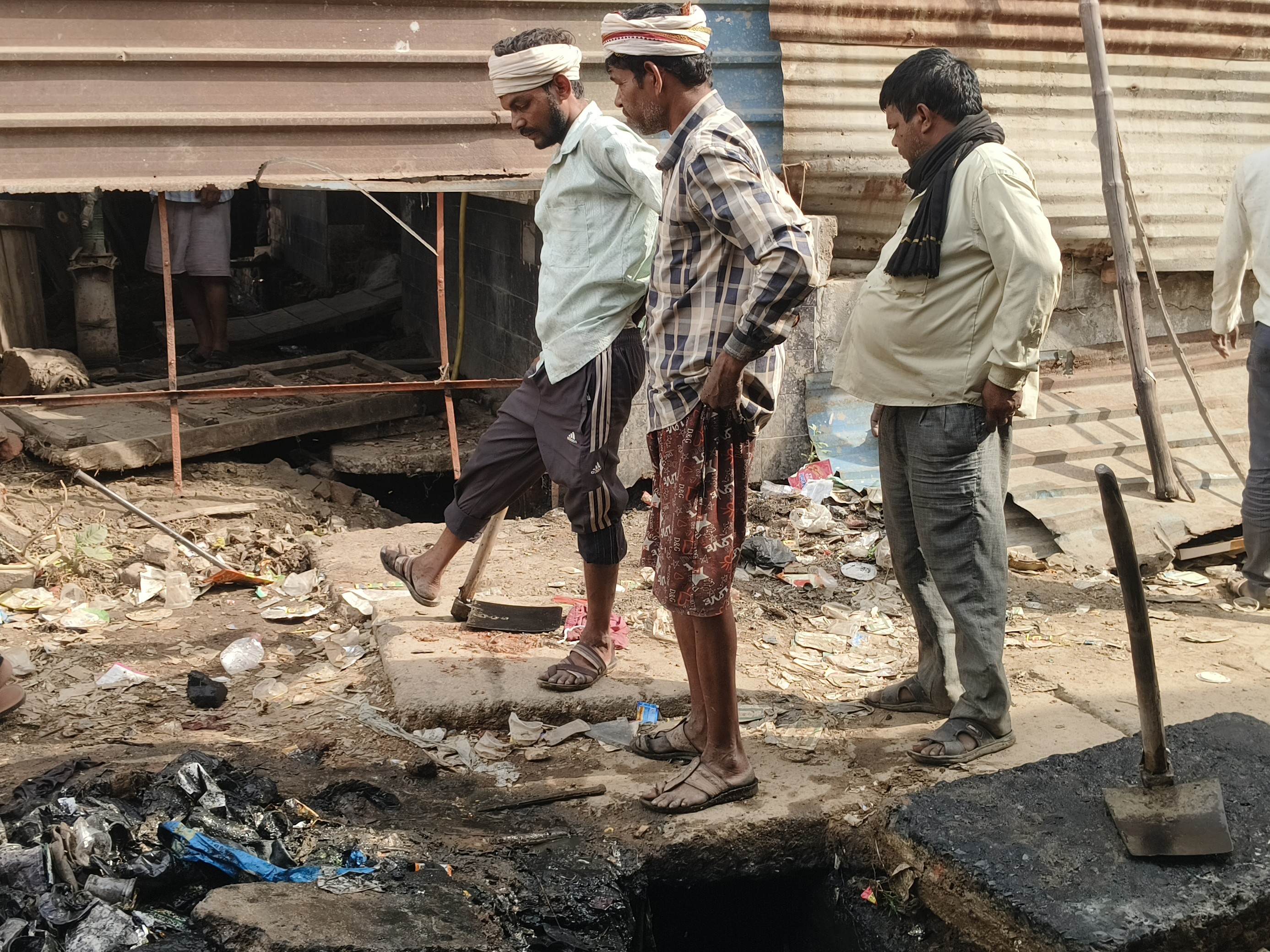 Belha Village Drain Cleaning Starts | Kanpur Road Jalbharao Badbu Relief