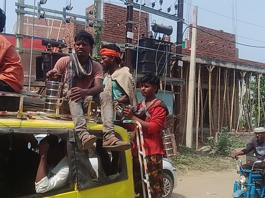Bihar Harnaut Transformer Danger | Monsoon Livestock Human Risk