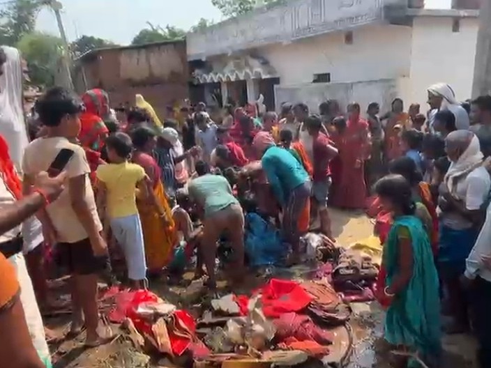 Bihar Jamui House Fire | Property Loss; Villagers Aid Fire Brigade