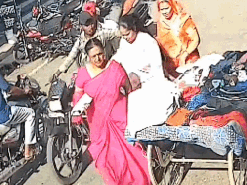 Ramganjmandi Chain Snatching | Malgodam Chowk Youth Gang Attack