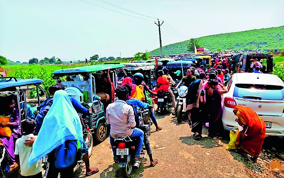 80,000 devotees reached Rishikund for the Malmas fair, causing a ...