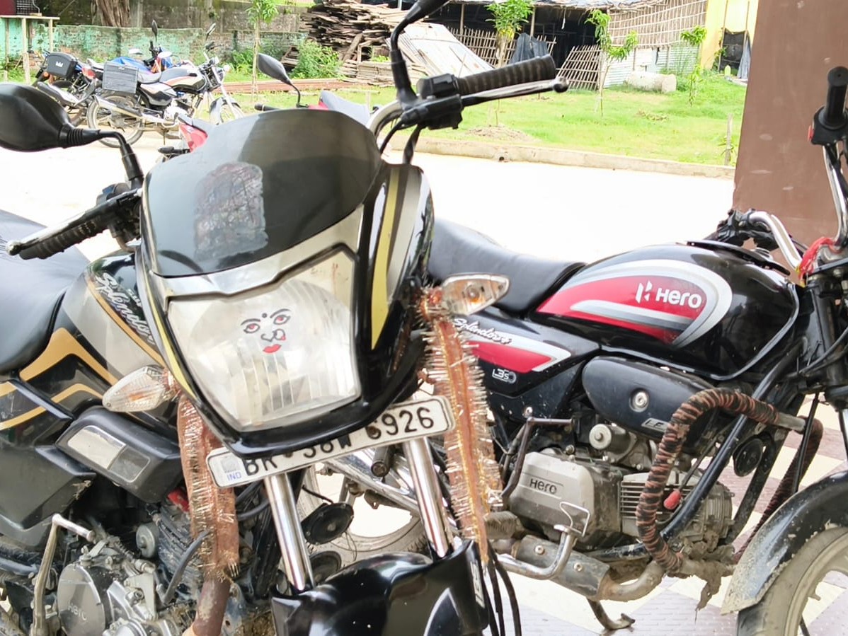 Manikpur: Two Splendor Bikes Seized, Two Accused Nabbed