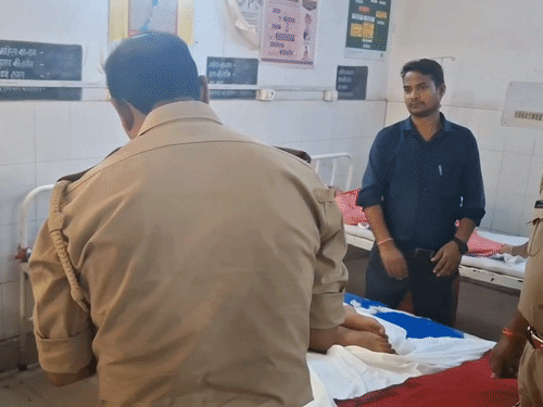 Mathura Road Accident: Bus Overturns, Driver Allegedly Drunk; 2 Dead ...