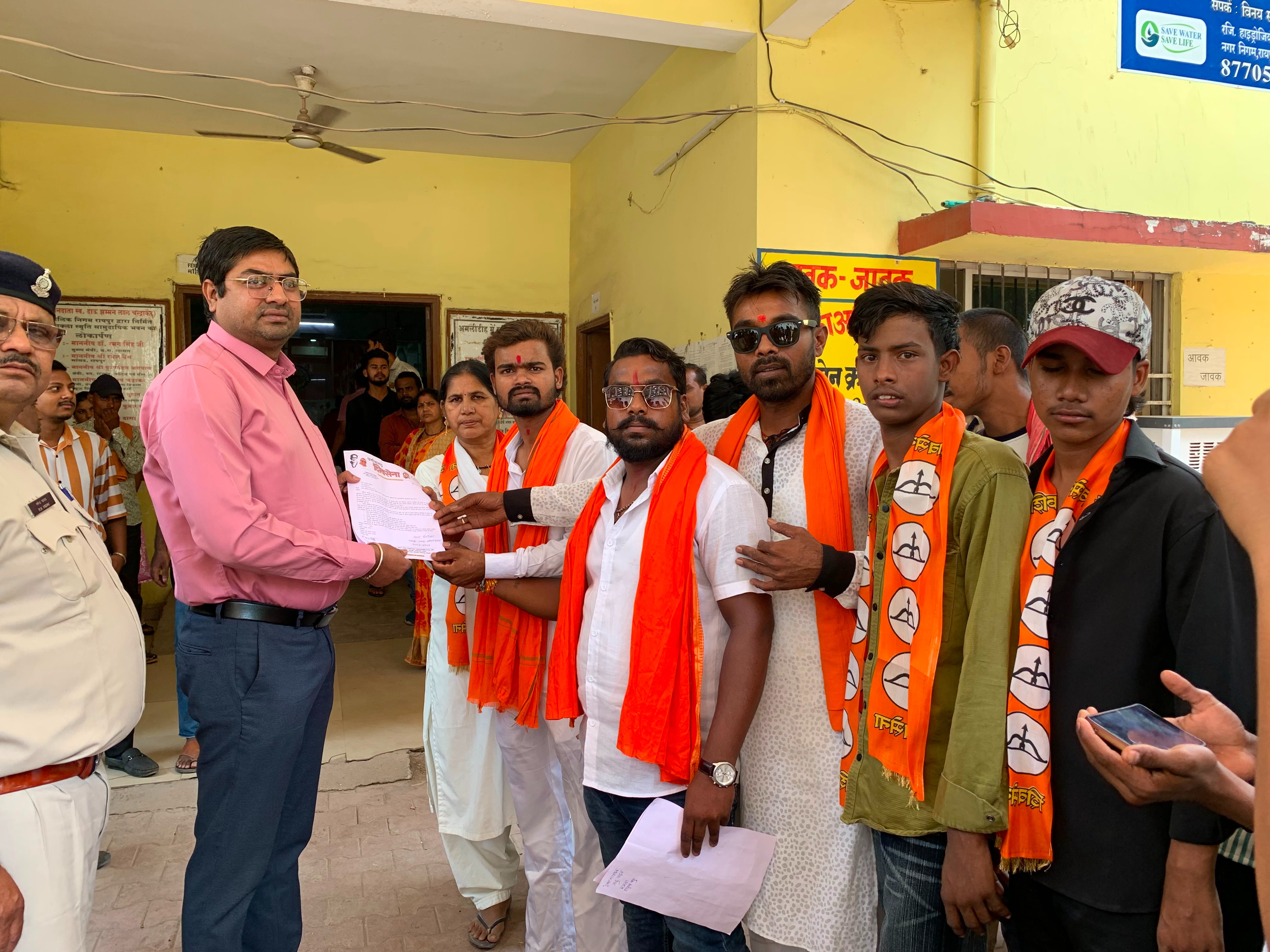 Raipur Civic Issues: Shiv Sena Protests, Demands Action | Pani, Sadak ...