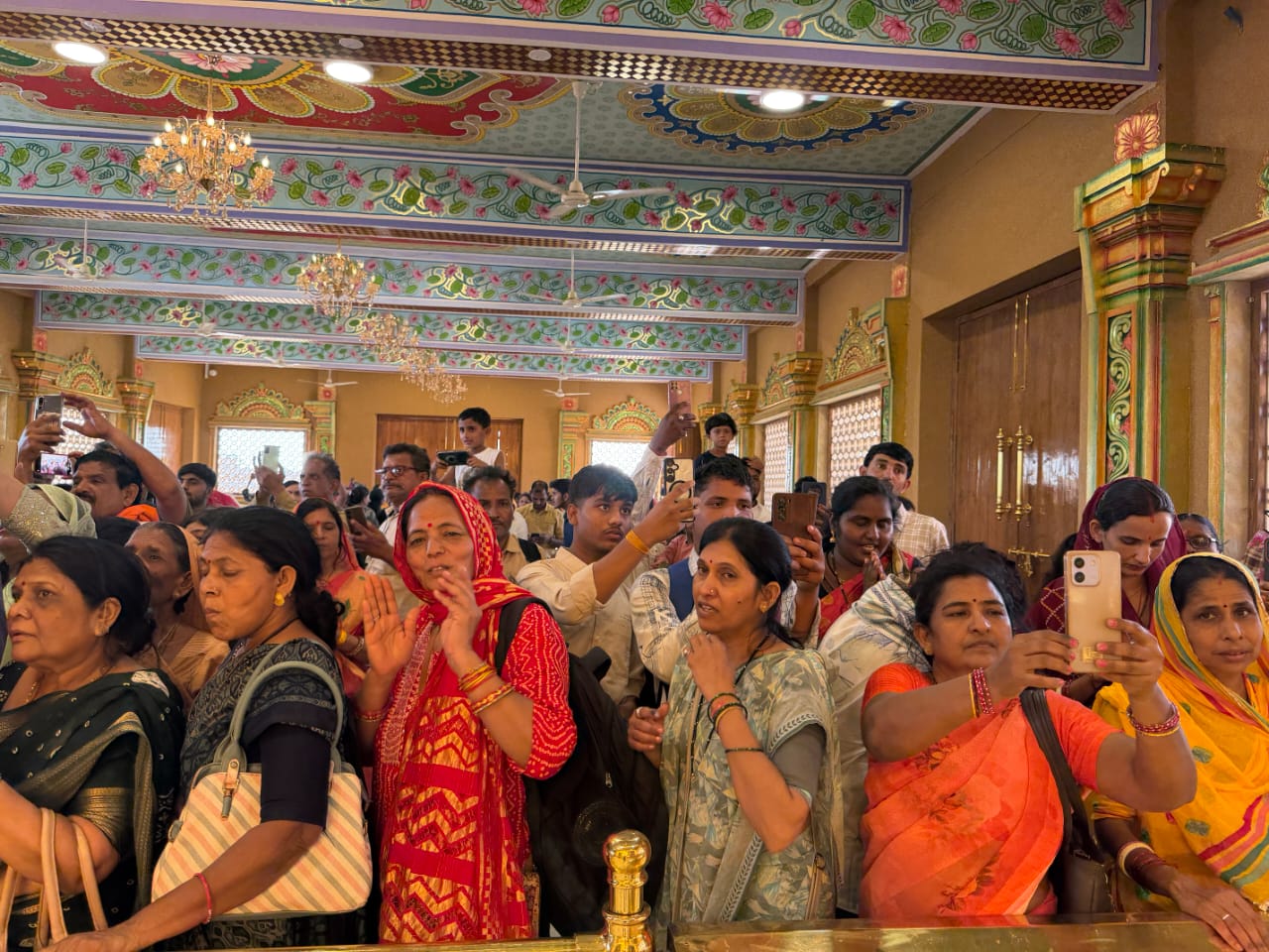 Baba was specially anointed with a pot of water, thousands visited the ...
