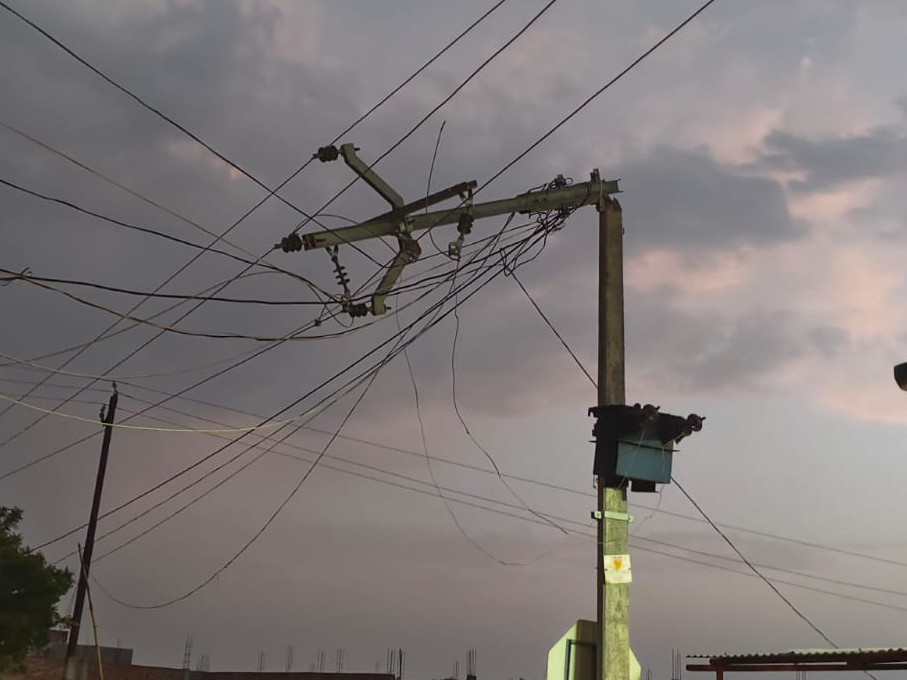 Fetehpur Trees Poles Fall | Traffic Disrupted Lihai Market
