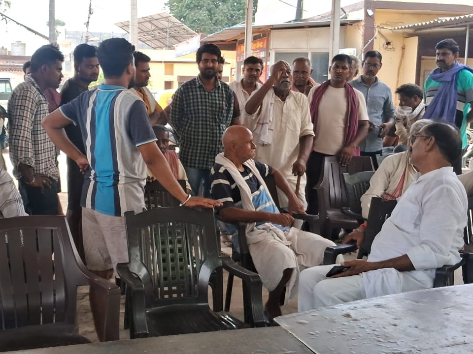 Alinegar Farmers Protest Irrigation Ditch Closure, File Police Complaint