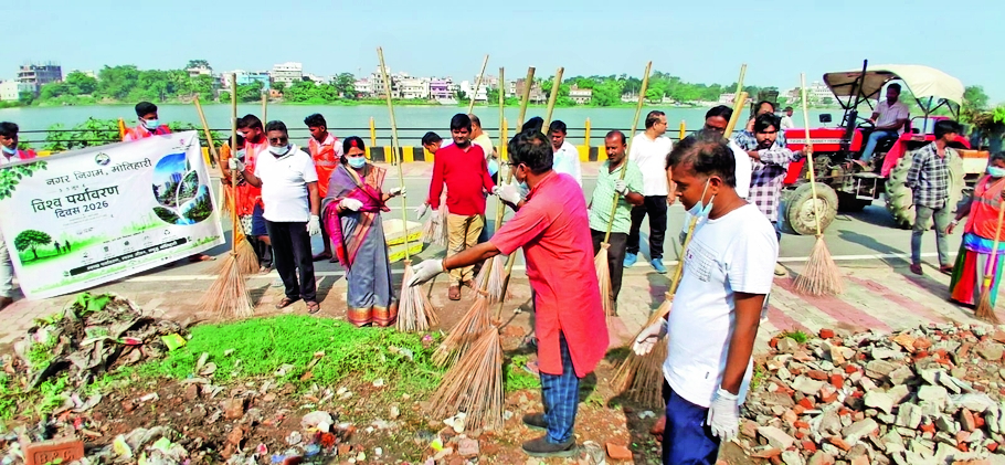 Cleanliness drive from Motijheel to Rowing Club, plantation done under ...