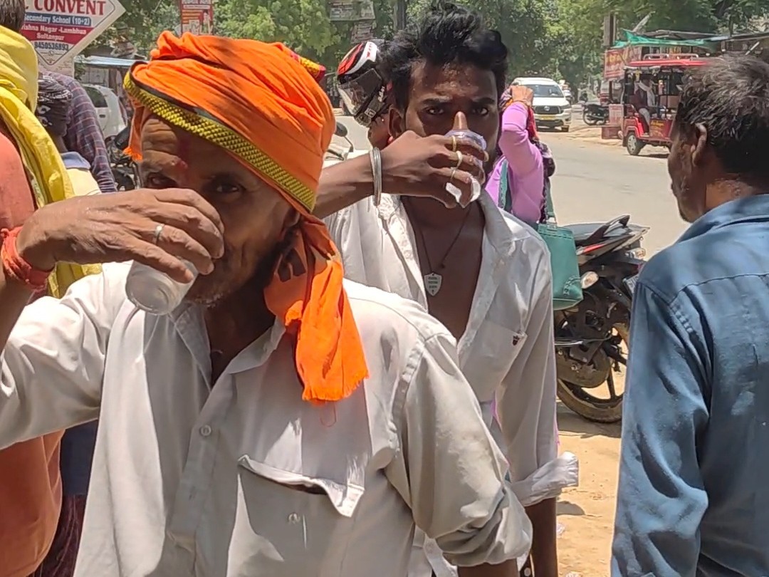 Domuha, Kamtaganj, Hanumanganj Jyeshth Mangal Events | Prasad Vitran
