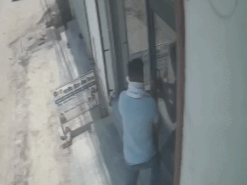 Yamunanagar CSC Center Looted ₹70k; Thief Escapes via Roof