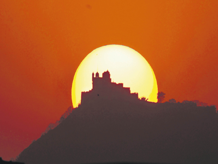 summer sun setting