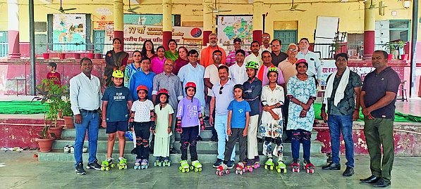 Public representatives witnessed the children's skill demonstration.