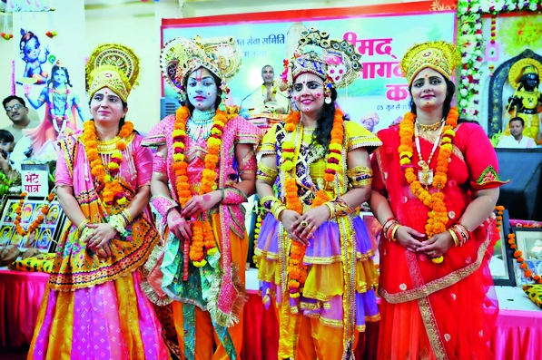 He narrated the events of Rukmini's marriage, Maharas and Holi of ...