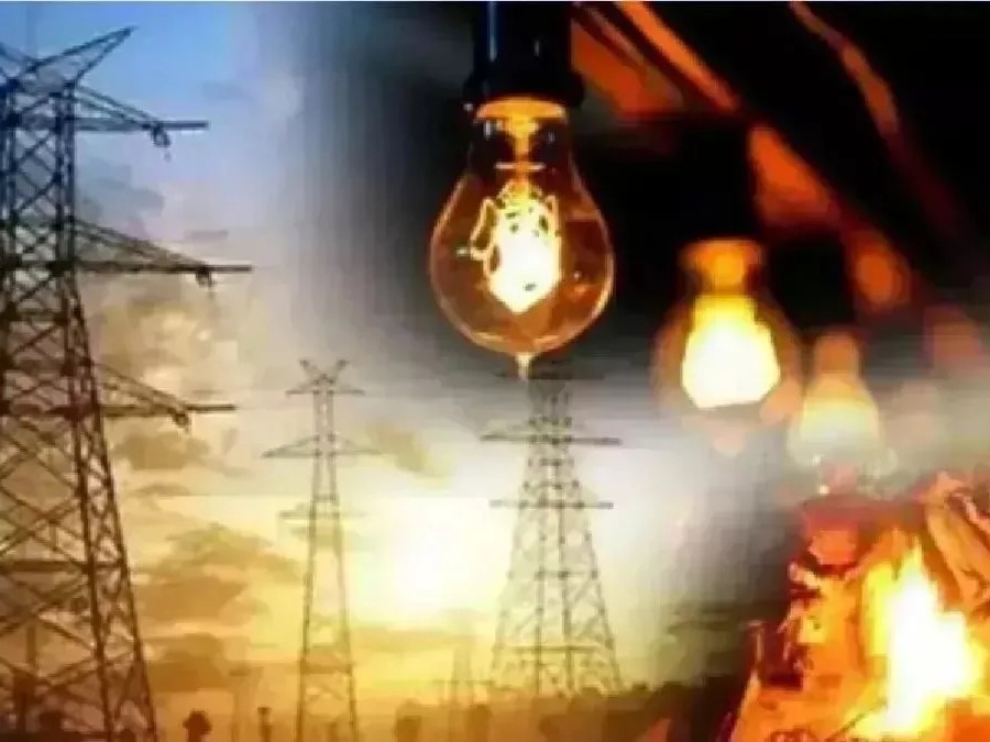 Lucknow Power Outage | Transformer Overload Sparks Protest, Police ...