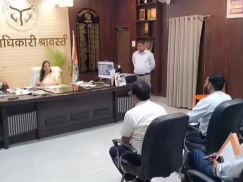 Shravasti DM Strict on Fertilizer Distribution | No Farm ID, No Khad