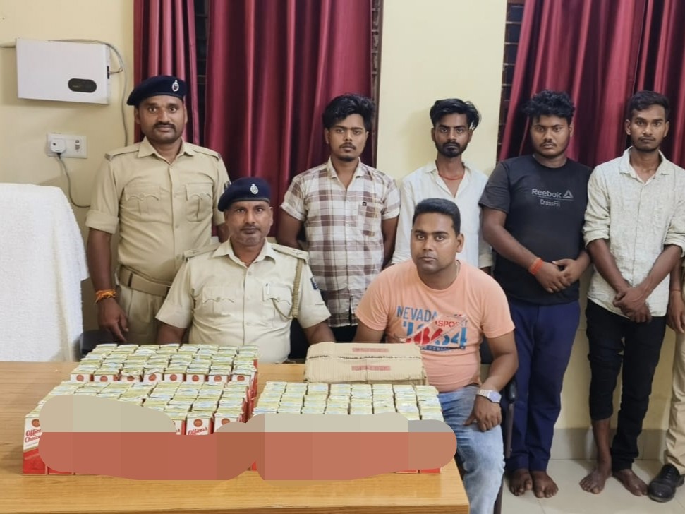 Sheikhpura: 4 Cartons Foreign Liquor, Car Seized; Flood Smugglers Caught