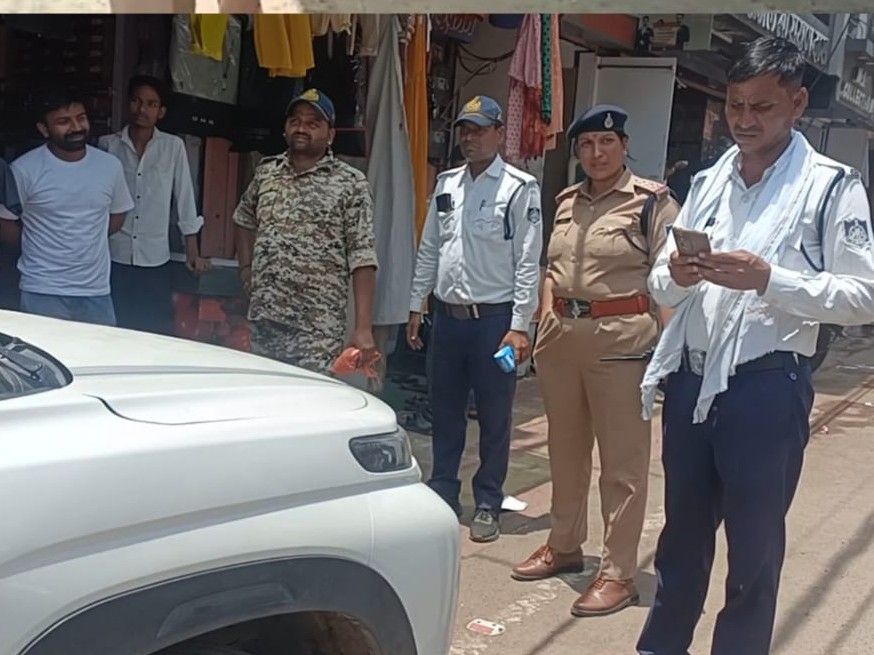 Datia BJP Leader Car Action | Traffic Police Wheel Lock