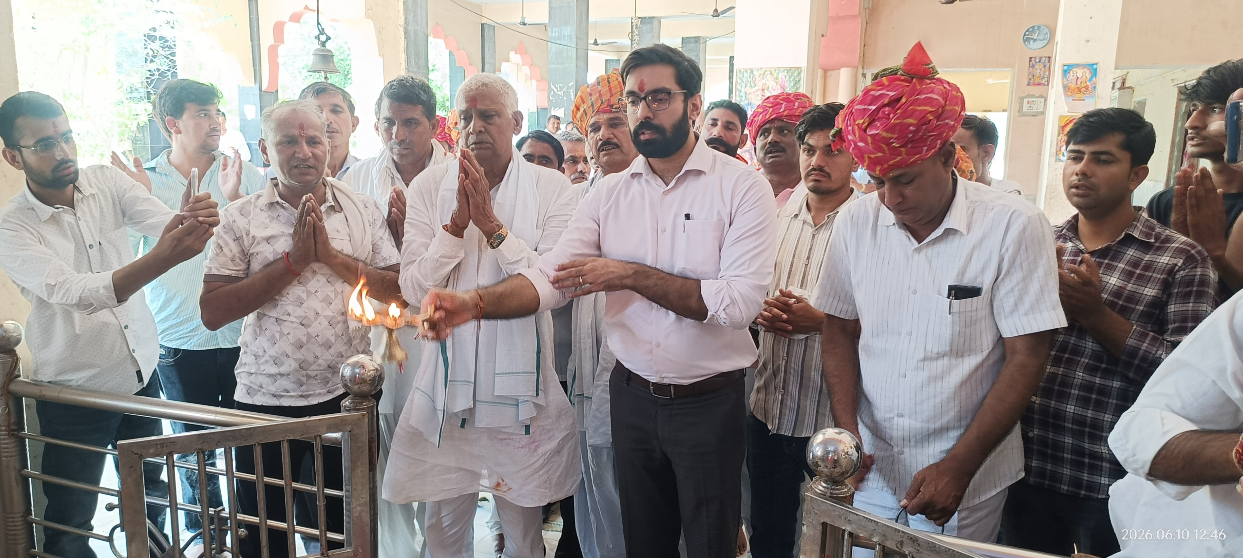 Worship and Maha Aarti at Sitaram Temple, wishing for happiness and ...