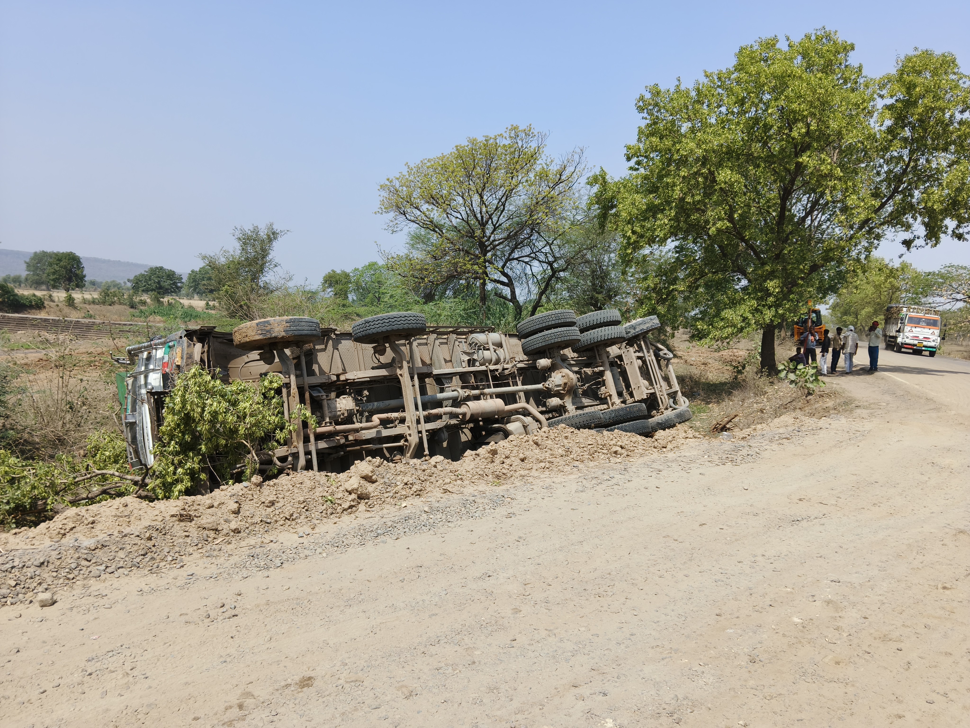 Chitrakoot Cement Truck Accident | Manikpur-Markundi Road
