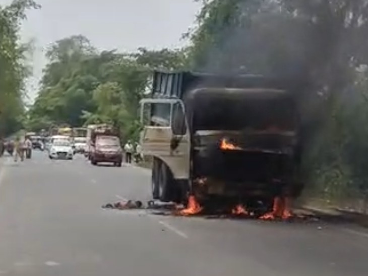 Ayodhya Dumper Fire | Driver Jumps, Traffic Hit