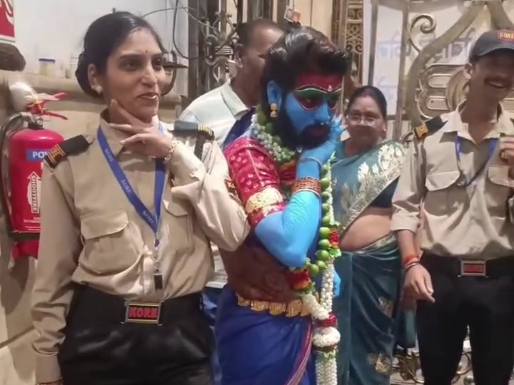 Indore Youths Pushpa Entry Row | Temple Staff Plea