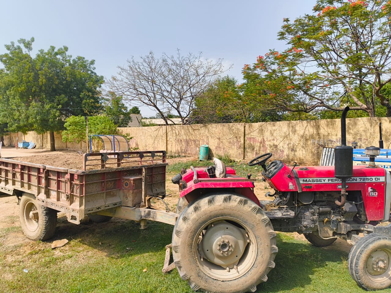 Sheopur Sand Smuggling | Two Arrested, Tractors Seized