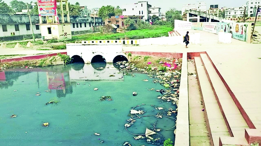 Chhadi River, once a lifeline, has now become toxic for Gopalganj.
