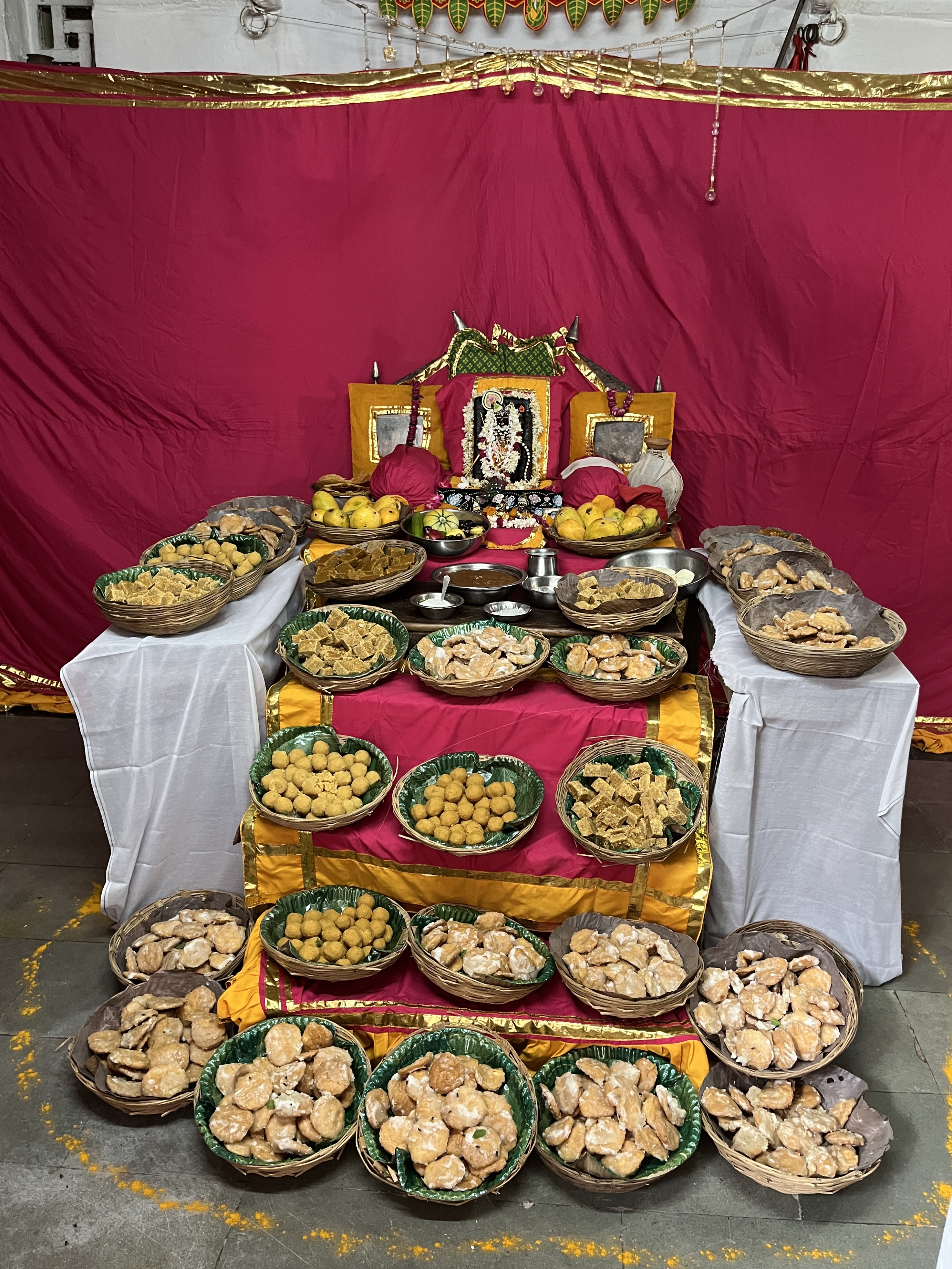 The big feast of devotion was celebrated at the Govardhan Nath Temple.