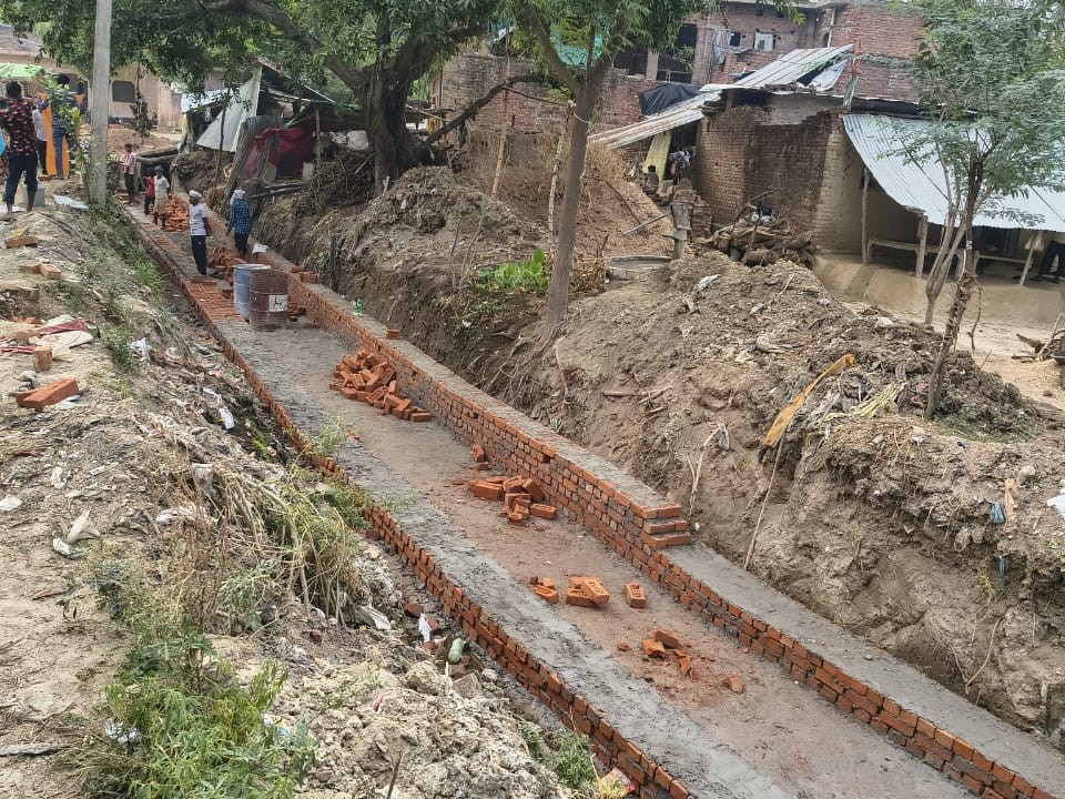 Barabanki Jaroli Village Drainage Issue Resolved | Dainik Bhaskar Impact