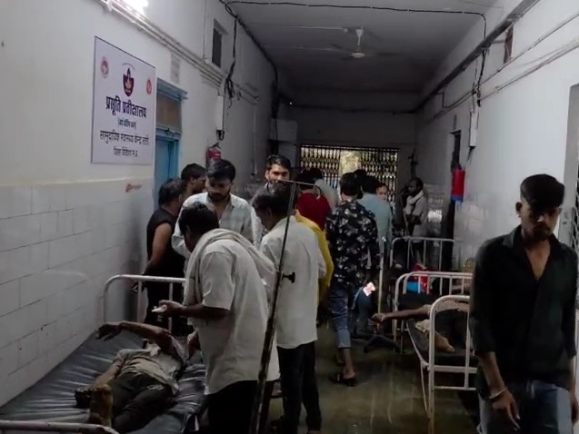Vidisha Building Collapse | 3 Labourers Buried Under Debris