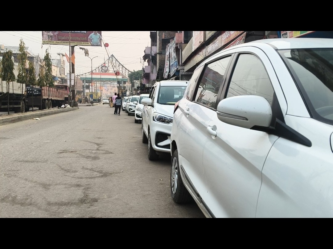 Sunauli Border: Illegal Parking on No Mans Land Amidst Police, SSB Presence