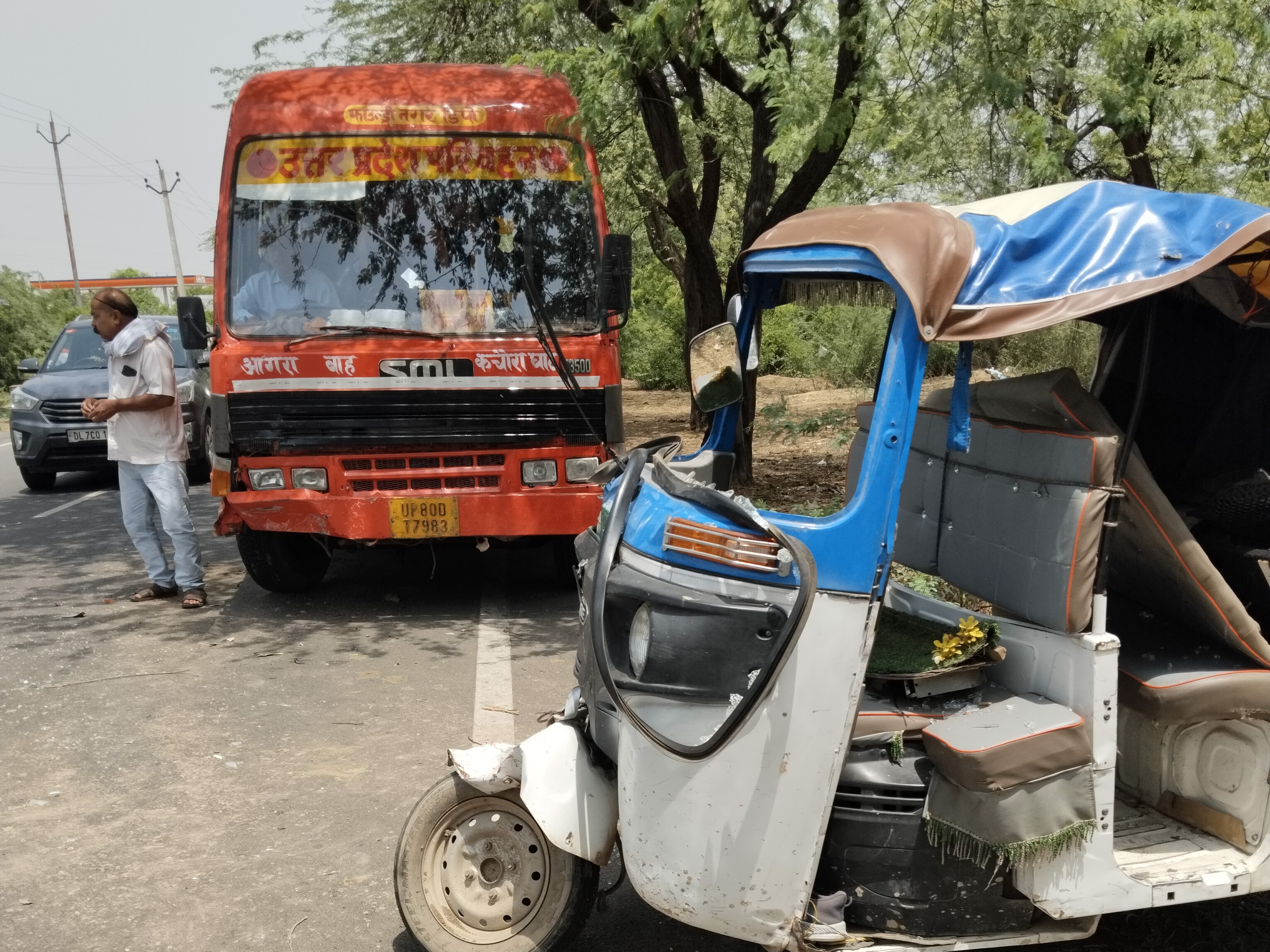 Agra Bus-Auto Collision Near Arnota Chowki Injures Many
