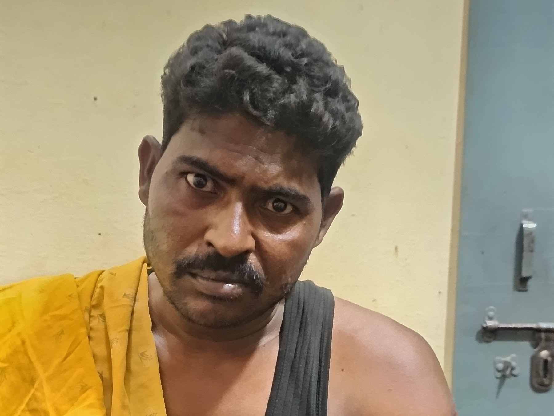 AkraBad Police Arrest Loot Accused | Bike, Mobiles, Cash Recovered