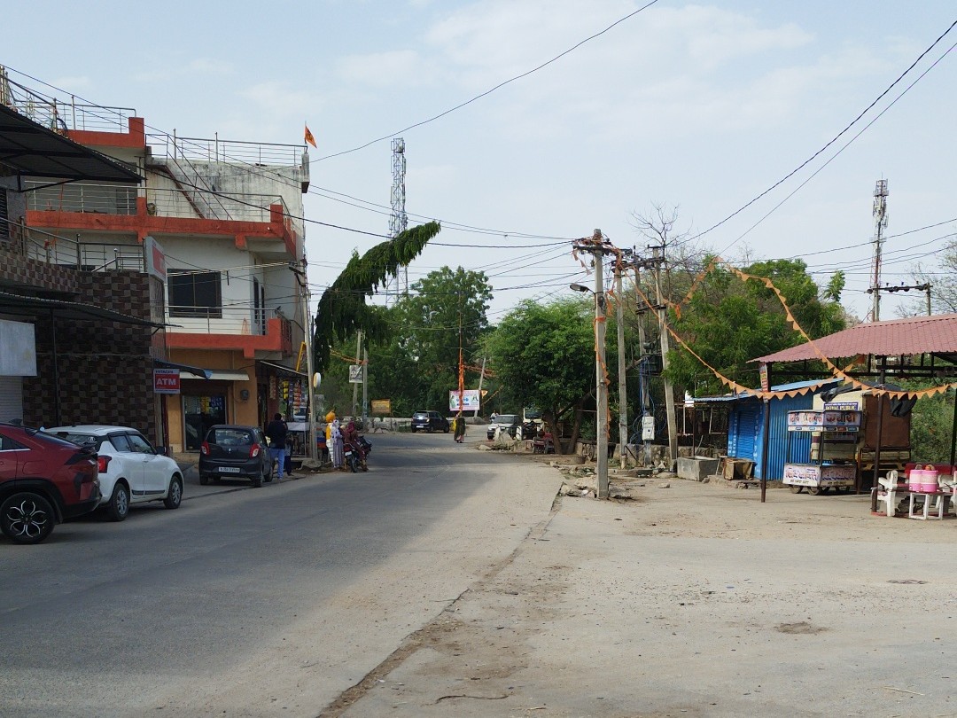 Rashmi Heatwave & Power Cuts Spark Trouble; Roads Silent