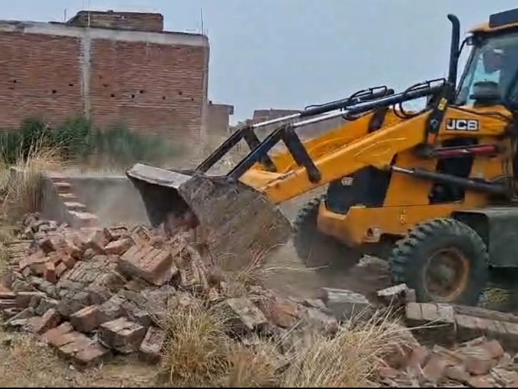 Ghaziabad: Hindon River Floodplain Colony Demolished, 250 Bigha Vacated