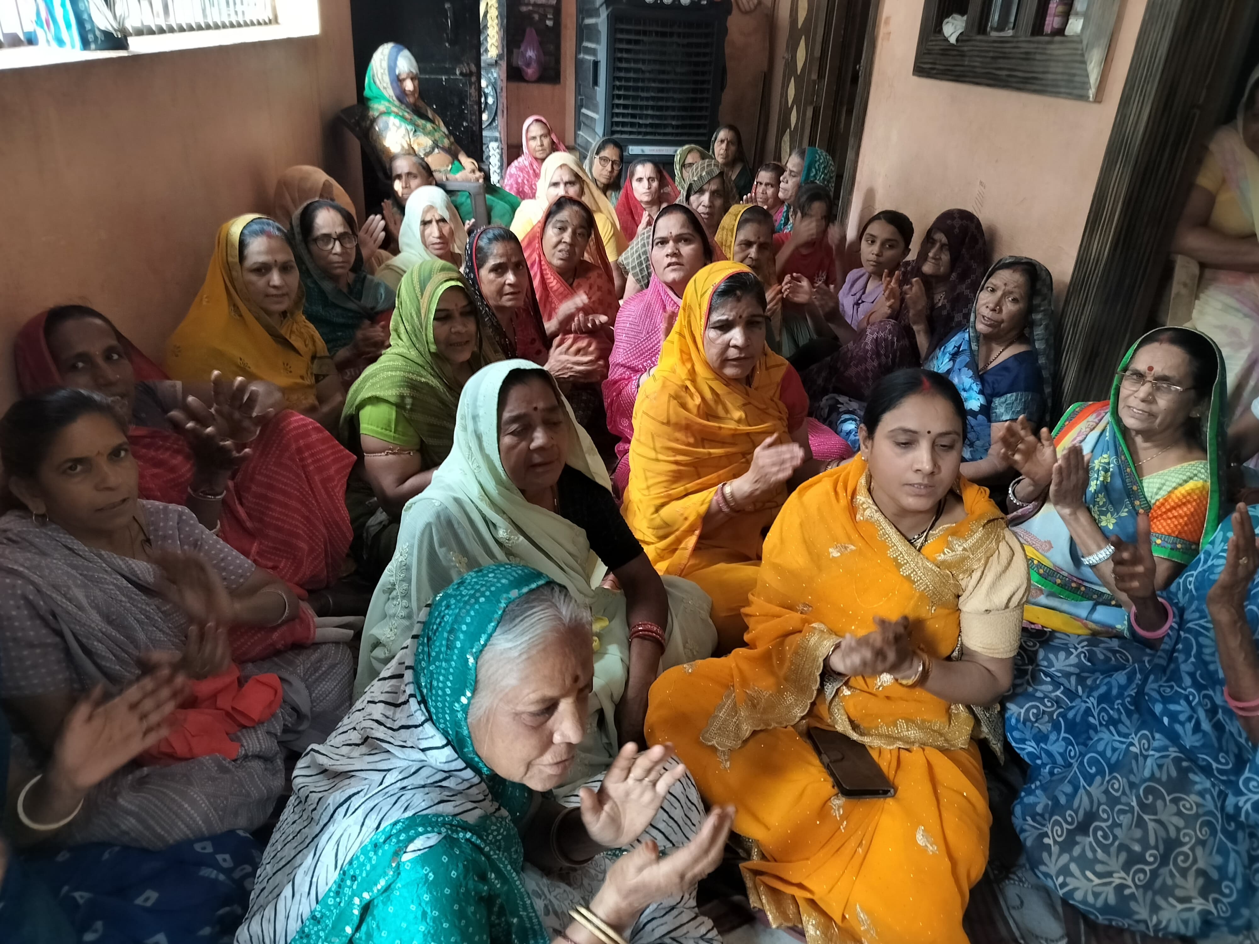 Women performed Sapta Sagar Nau Narayan Puja at Radha Krishna Temple