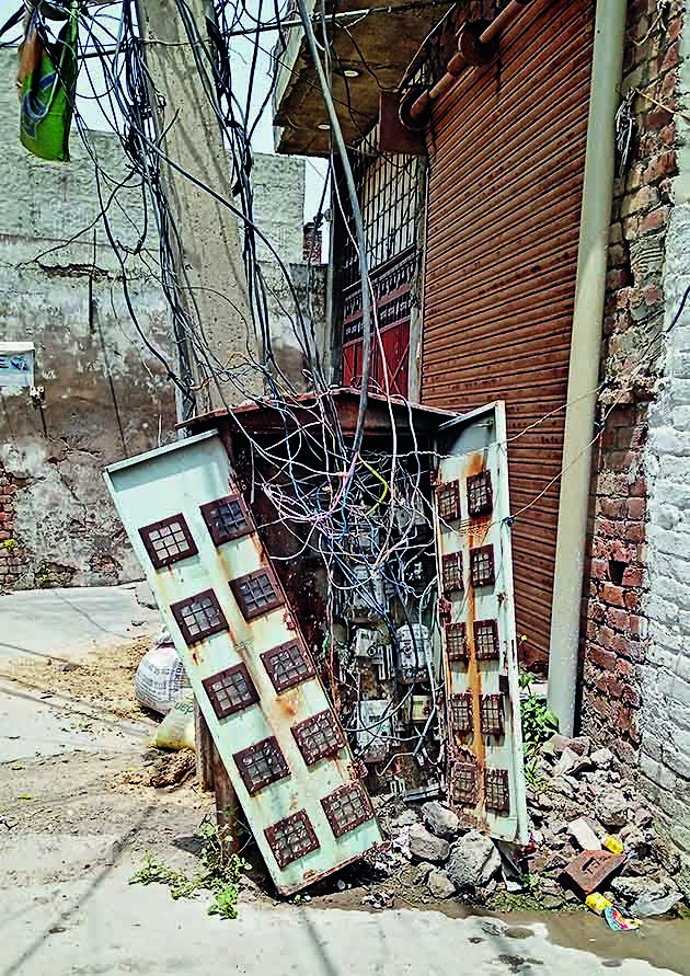 Open meter boxes pose a threat in Sultanwind