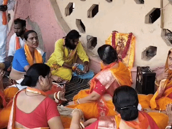Hindu Sena Protest Hanuman Chalisa Over Non-Veg Shops in Kota