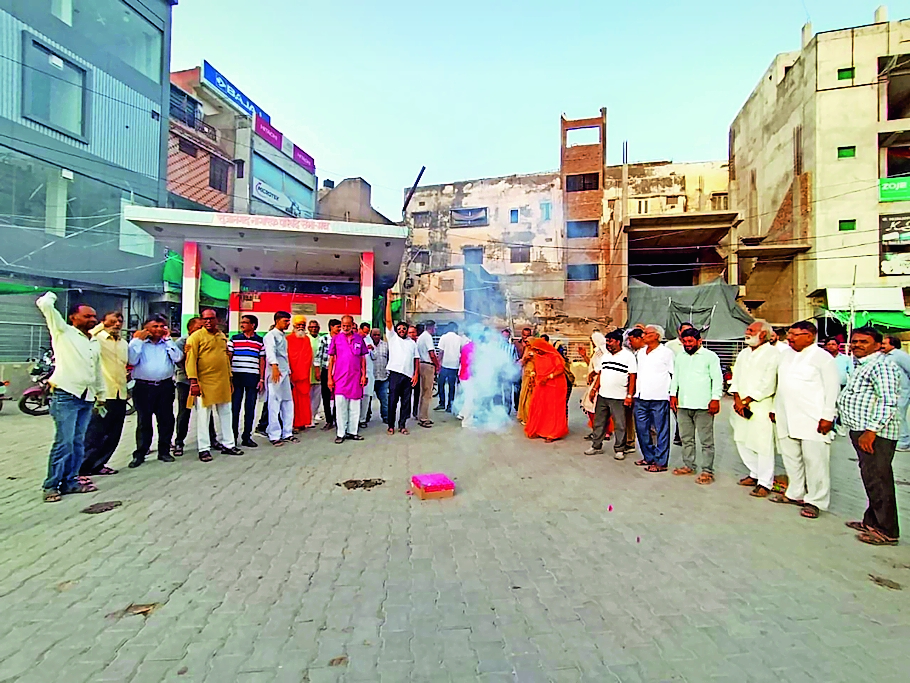 BJP workers celebrated by bursting firecrackers