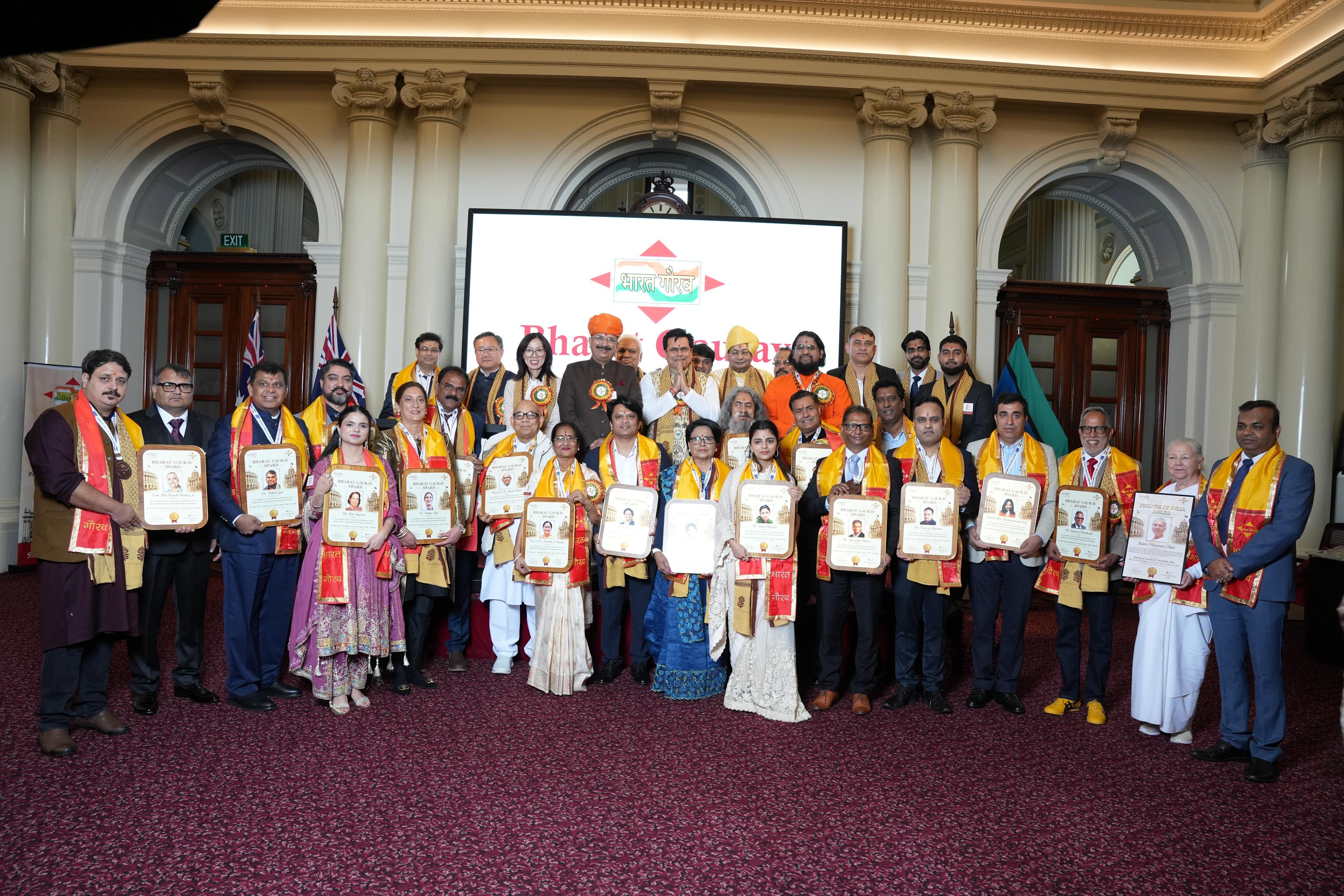 Mehndipur Balaji Mahant Dr. Nareshpuri gave a spiritual message to the ...