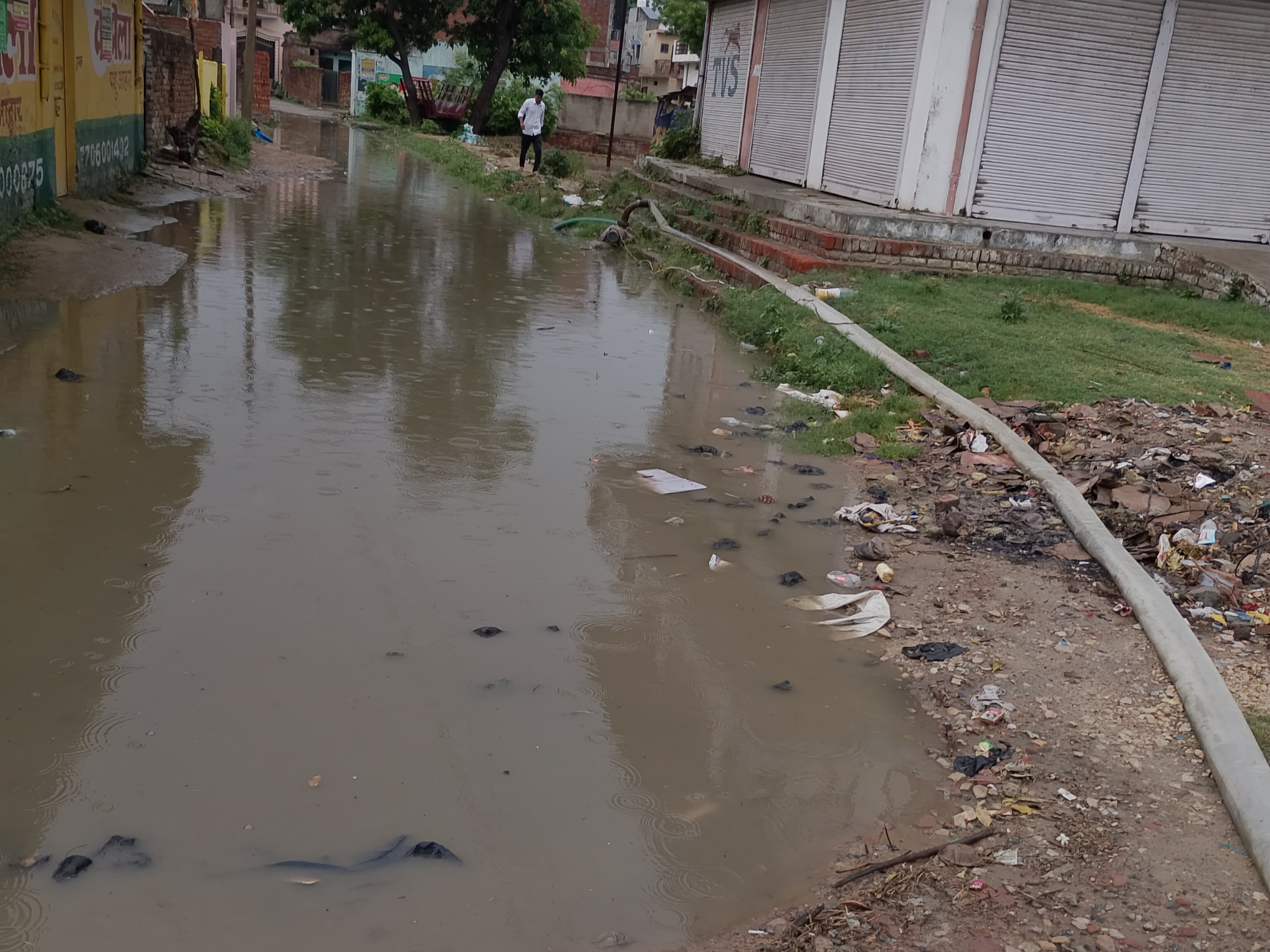 Ayodhya Pre-Monsoon Rain Brings Relief to Farmers in Pura Bazar