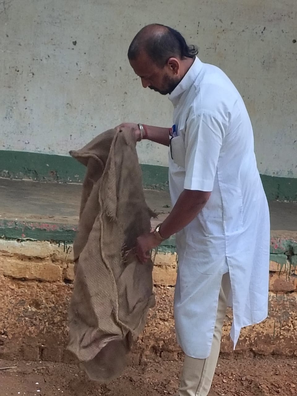 Confusion... Headmasters asked to account for empty grain sacks over 15 ...