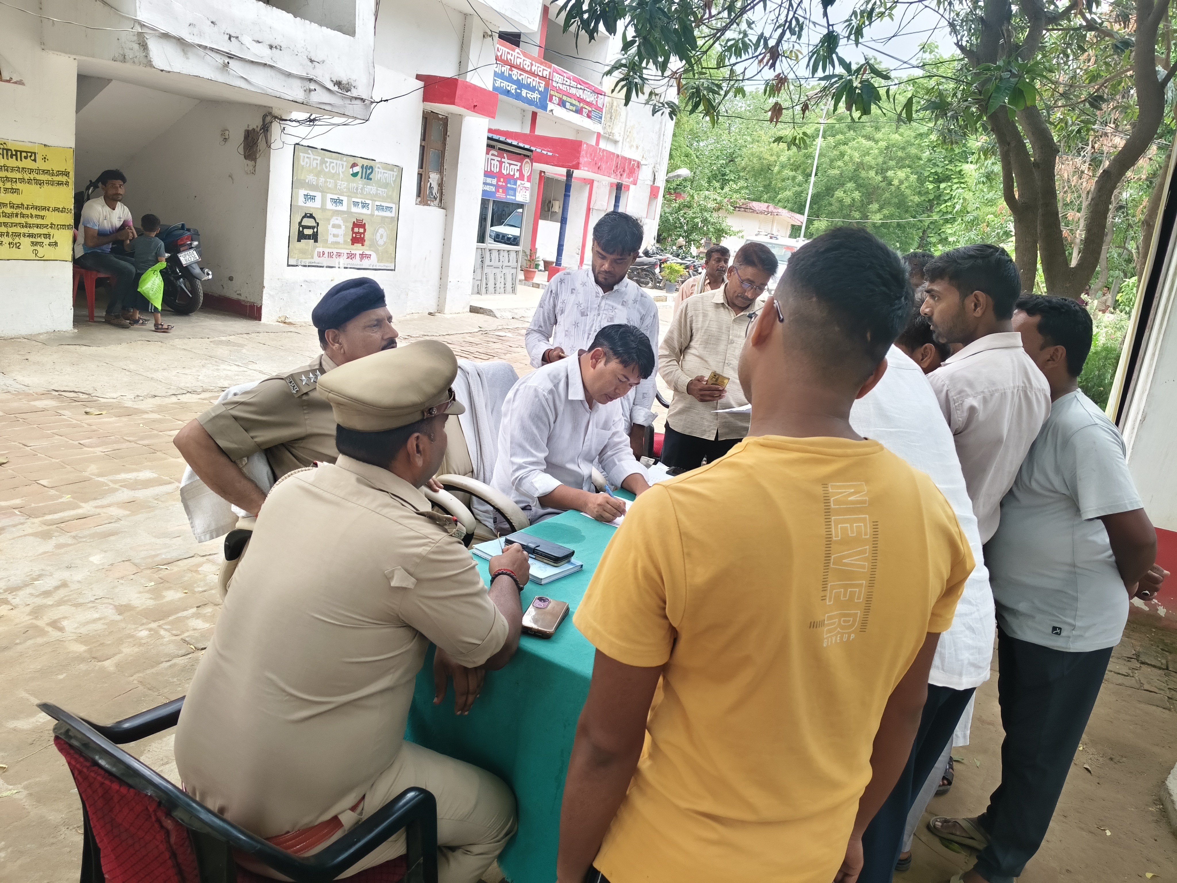 Basti Kaptaanganj Thana Diwas: 5 Grievances Resolved On Spot