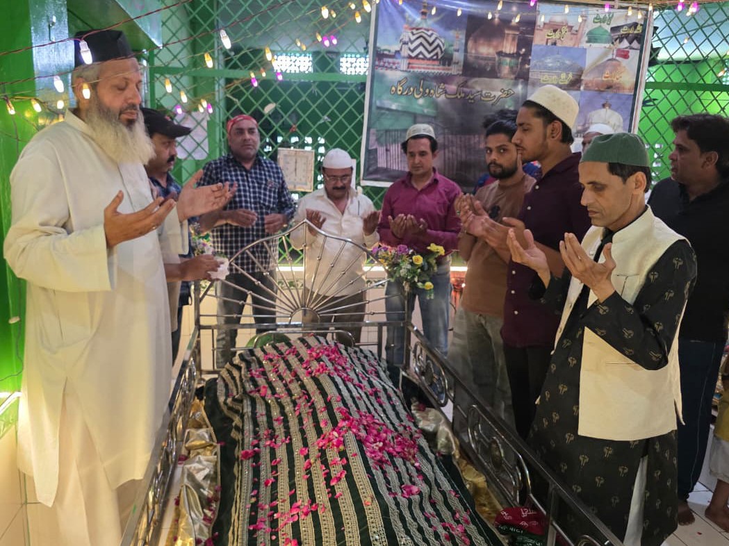 Sambhal Baba Mallik Shah Urs: Peace Prayers by SP Leader Sachin Israeli