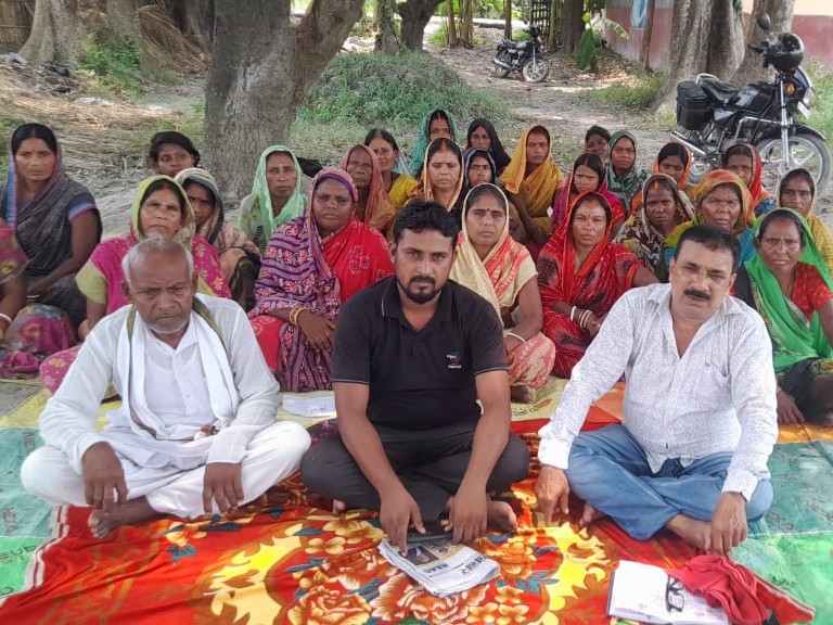 Lalganj Land Parcha Demand | Landless Activists Question Admin