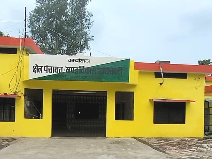 Tarun Vikaskhand Admin Post Vacant | Panchayat Work Affected