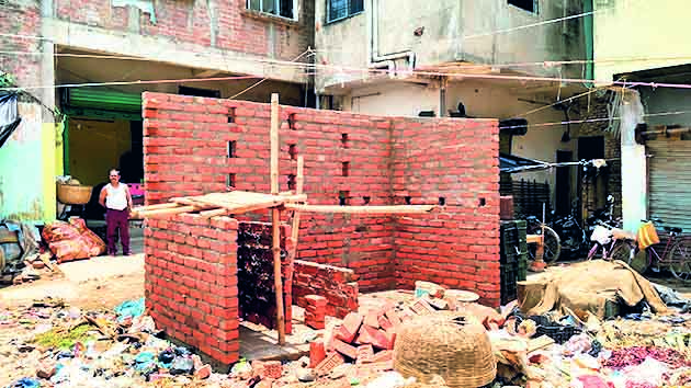 A vending zone is being built at a cost of Rs 40 lakh, allegations of ...