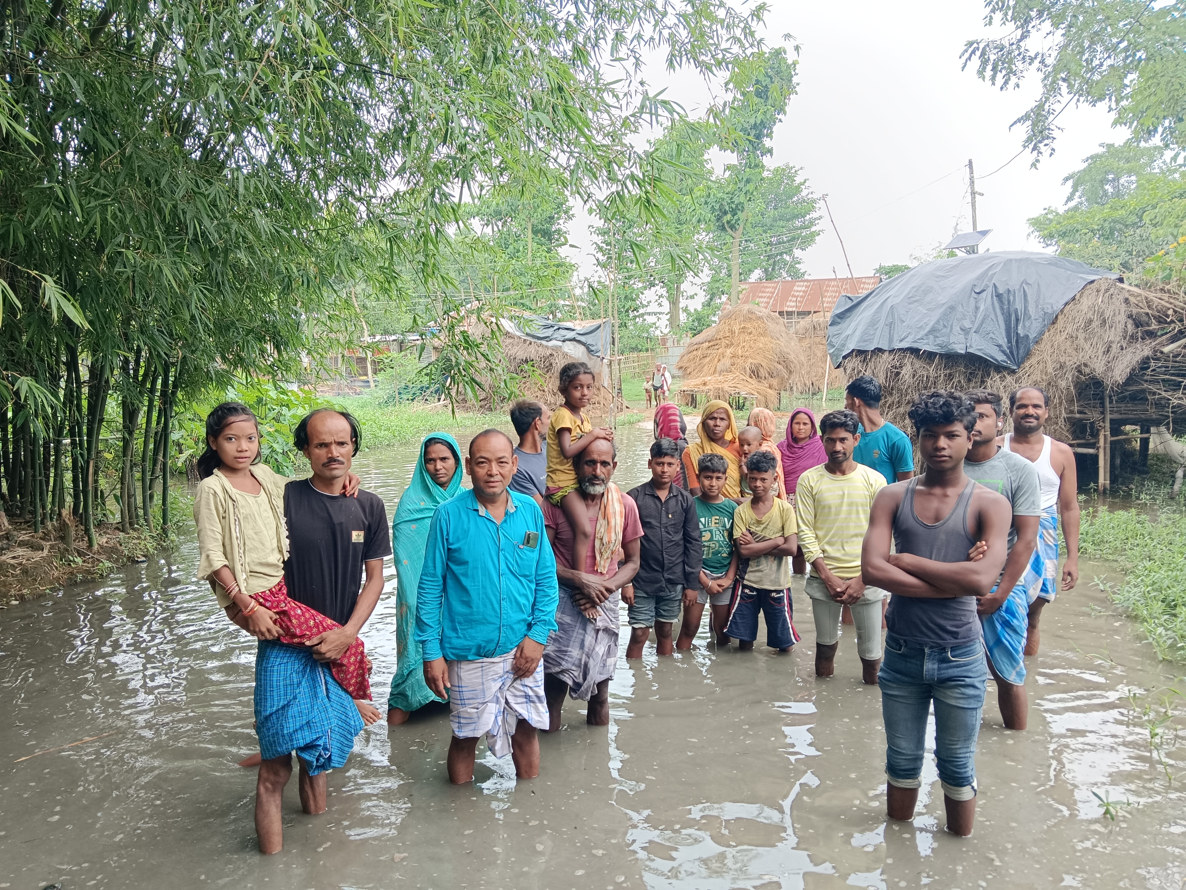 50 families yearn for a road in Mansoorganj