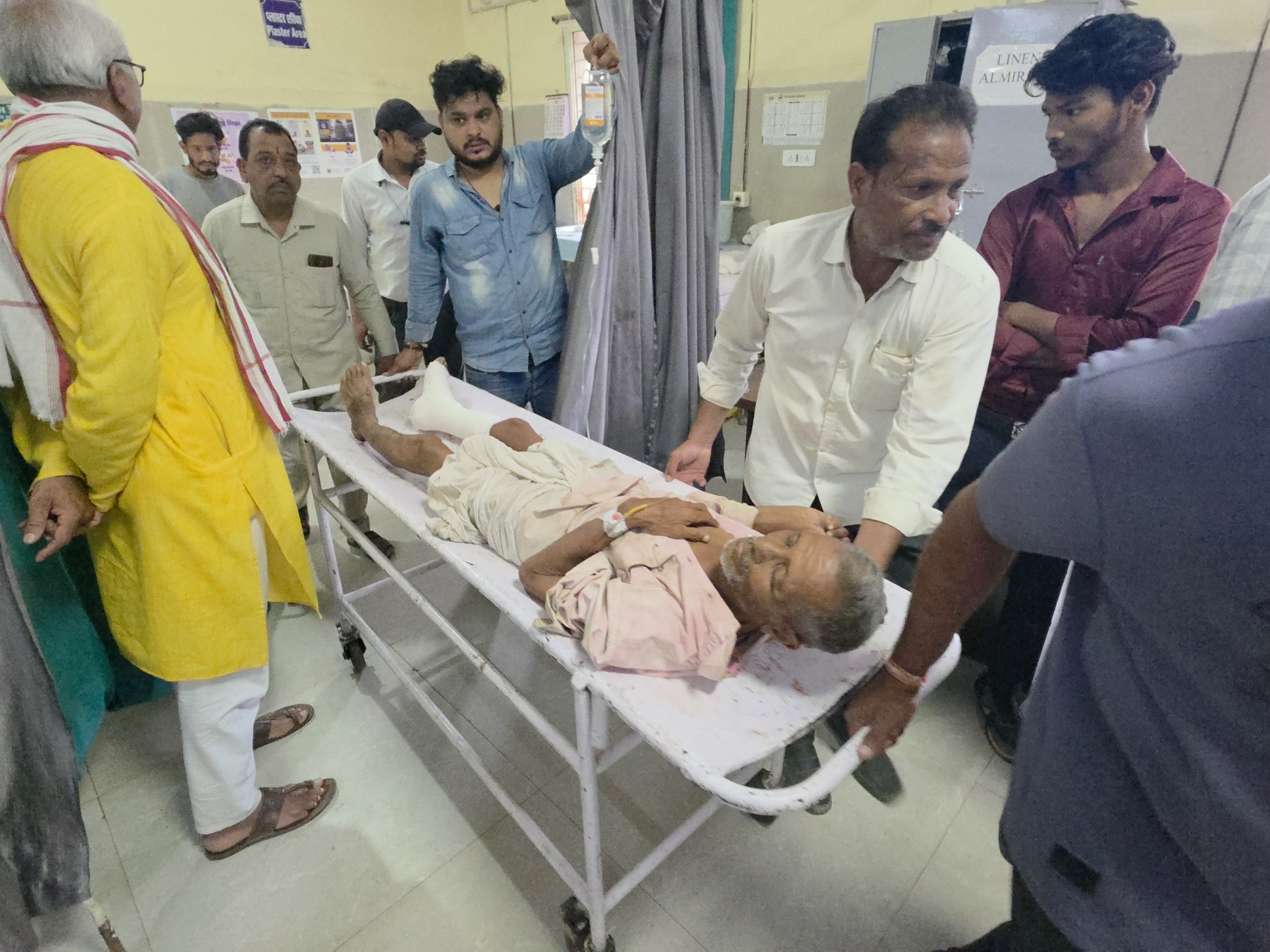 Shajapur Accident: Elderly Injured Near Sahaj Public School